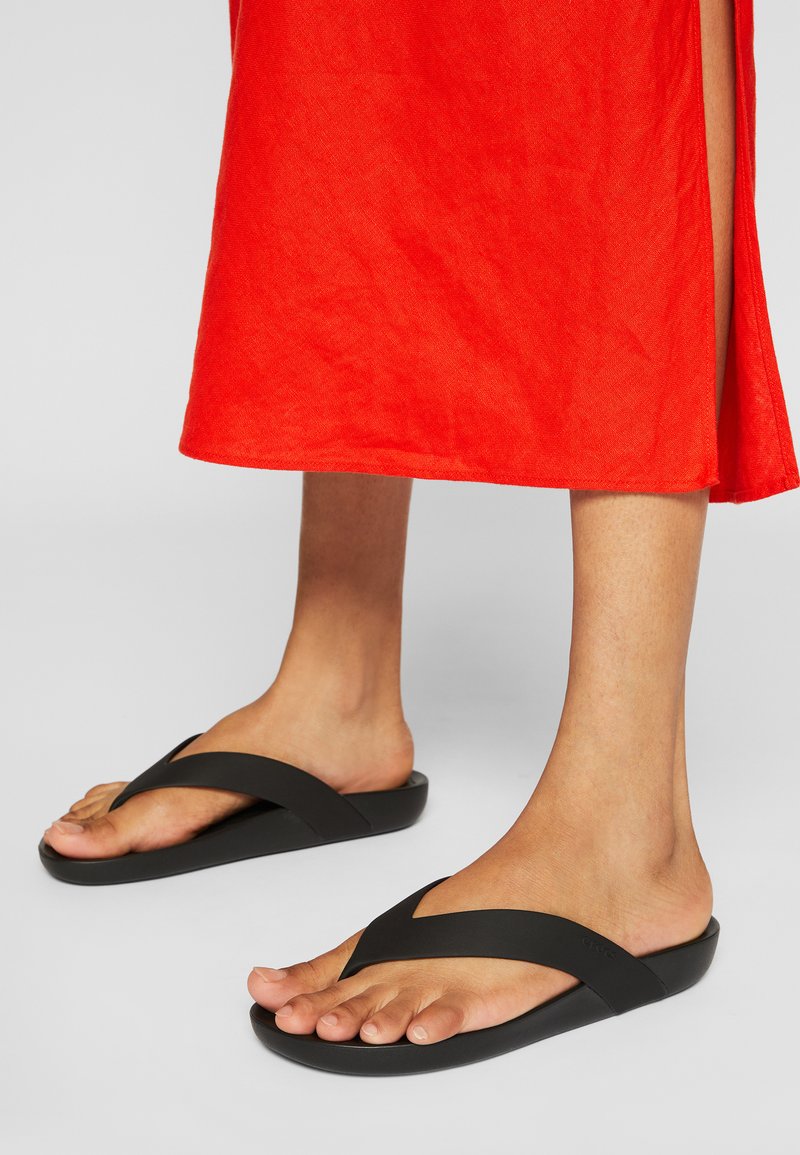 Crocs SPLASH - Pool slides - black - Zalando