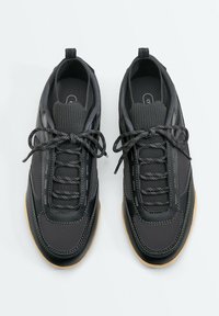 OYSHO LOW-PROFILE SNEAKER - Sneakers laag - black/zwart - Zalando.nl