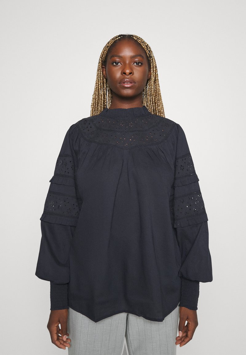 Kaffe Curve KCSALINA BLOUSE PLUS SIZE - Blouse - black deep/noir ...