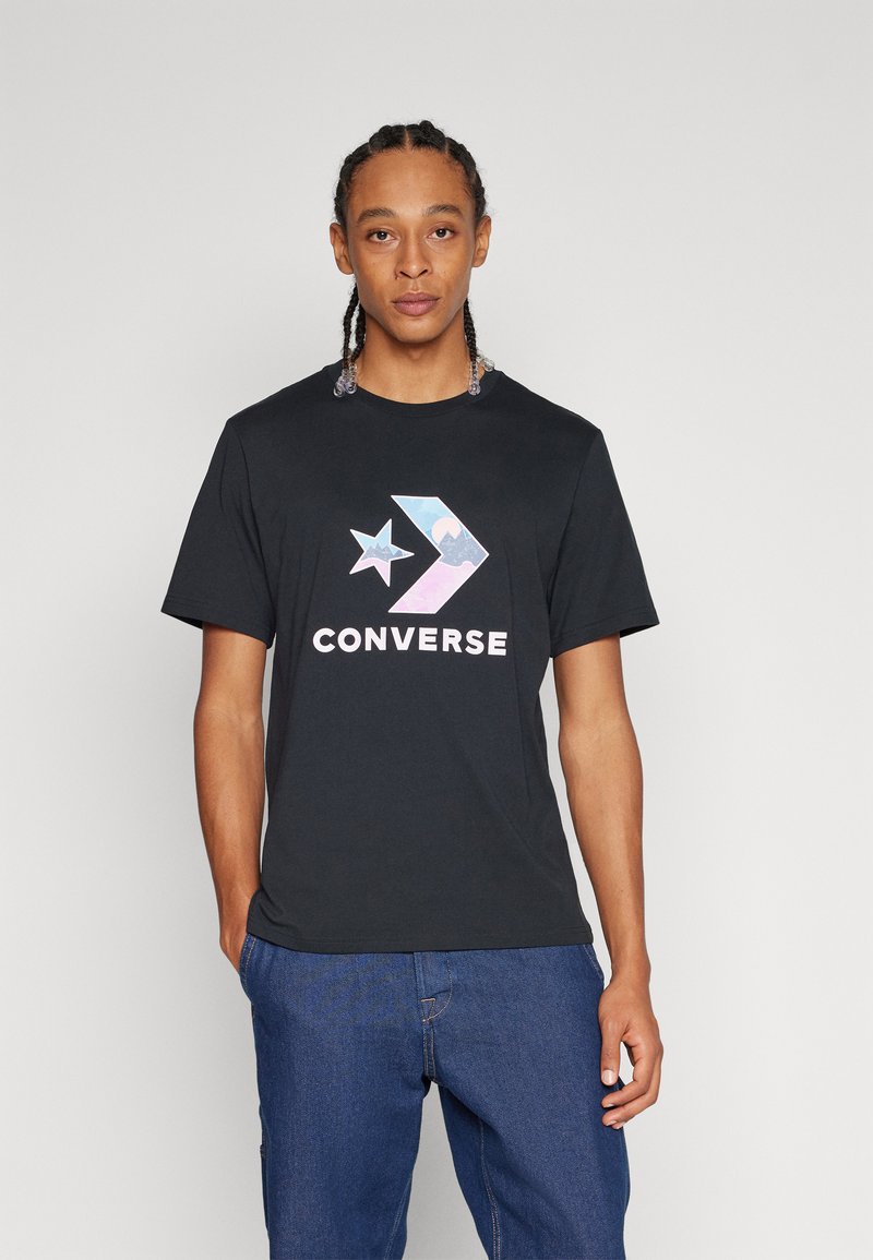 Converse STAR FILL LANDSCAPE TEE UNISEX - Printtipaita - black/musta ...