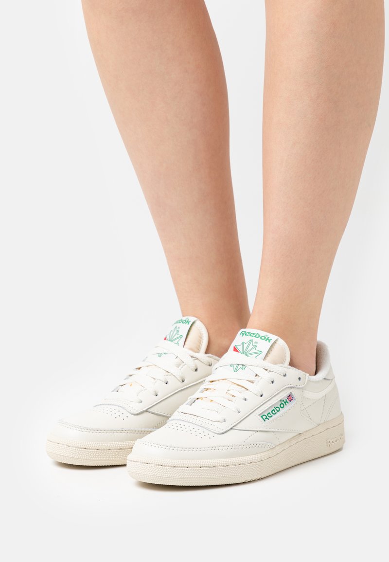 Reebok Classic CLUB C 85 VINTAGE - Sneaker low - chalk/alabaster/glen green/offwhite - Zalando.de