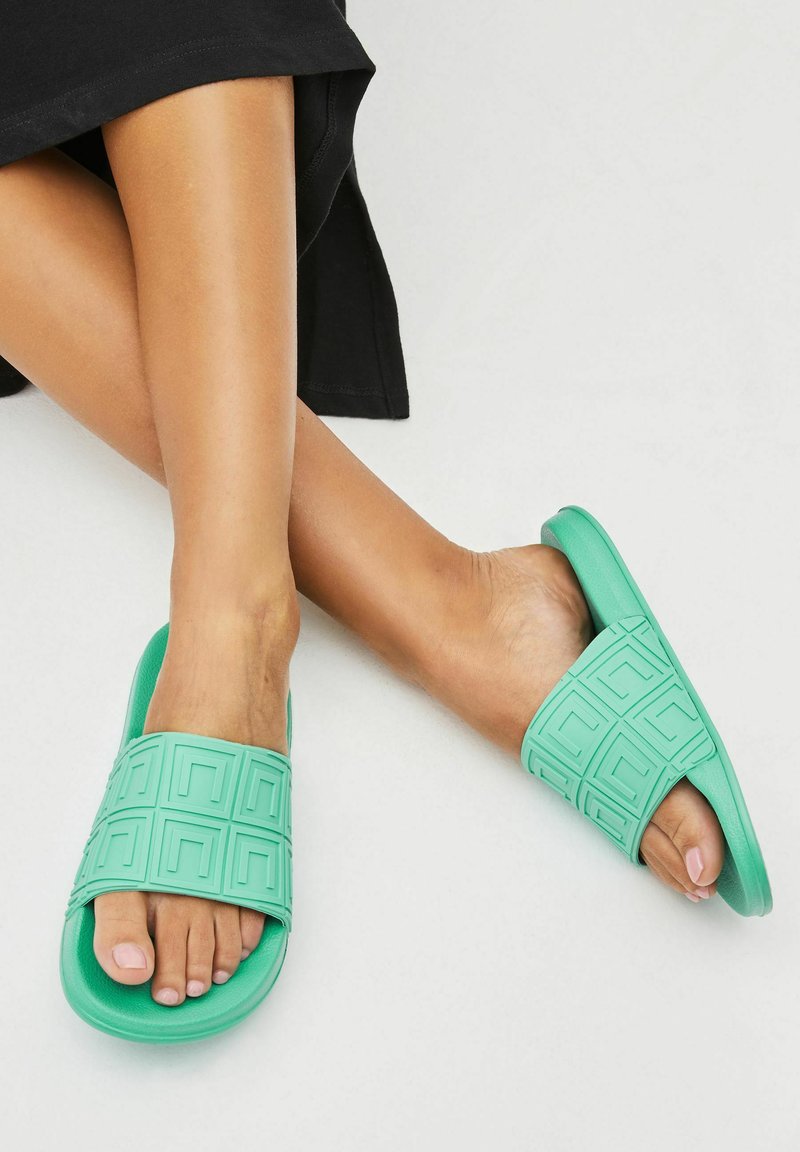 Next MONOGRAM POOL SLIDERS - Badesandale - green/grün - Zalando.de