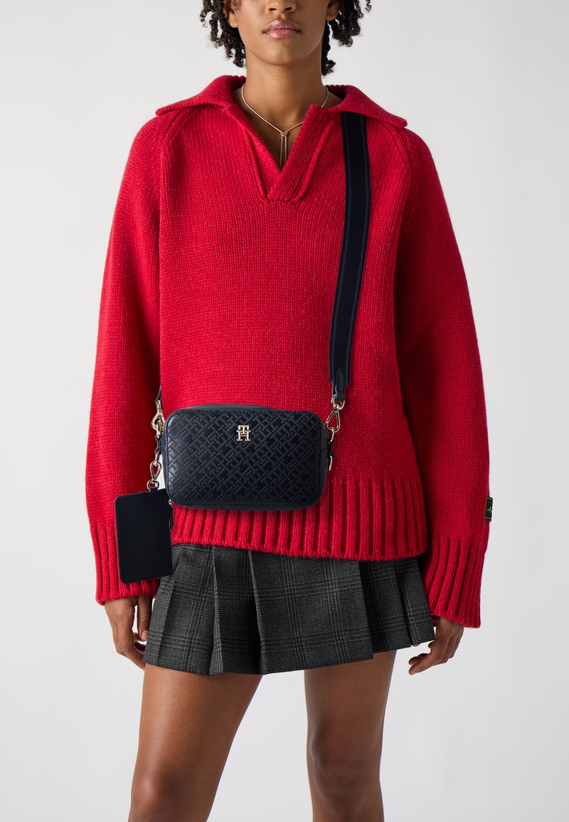 Tommy Hilfiger DISTINCT CAMERA BAG MONO - Across body bag - blue - Zalando