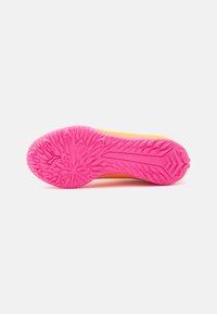 Puma ULTRA 6 PLAY TT JR UNISEX - Turf football boots - poison pink ...