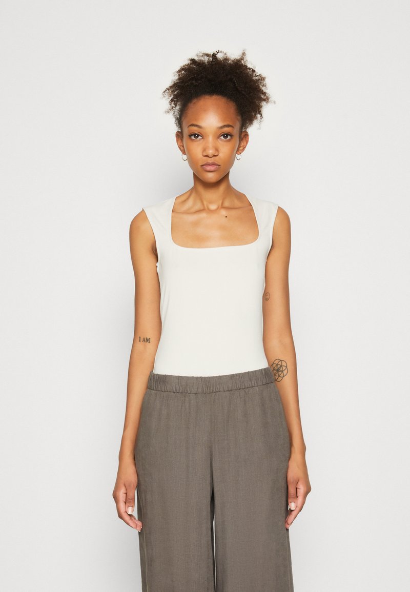 Weekday ESTI SQUARE NECK TANK - Top - off white/white - Zalando.ie