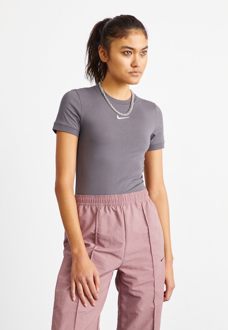 Nike Sportswear TREND BODYSUIT - T-Shirt basic - medium ash/hellgrau ...