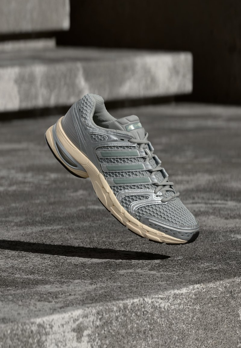 adidas Originals ADISTAR CONTROL 5 - Trainers - grey two/cream white ...