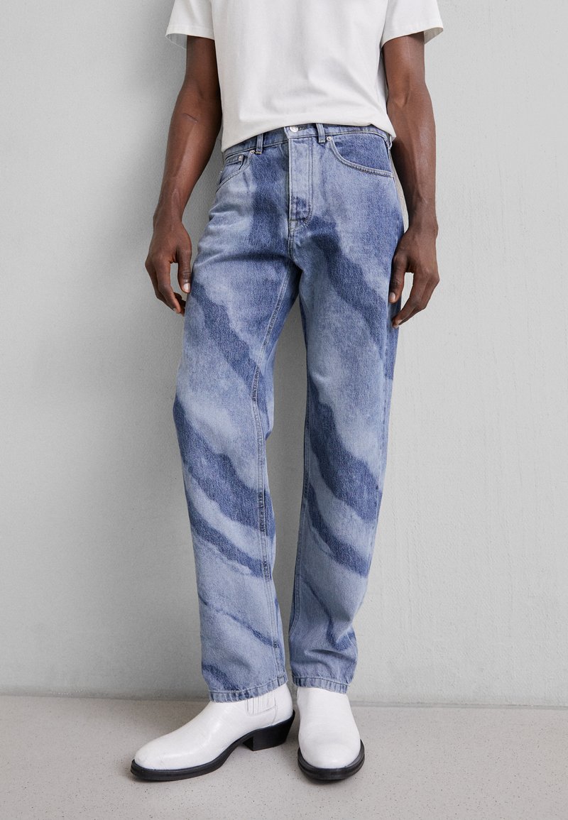 J.LINDEBERG JOHNNY MARBLE LOOSE - Jeans relaxed fit - light blue/blå ...