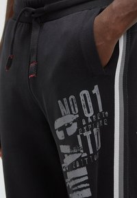 Camp David JOGGING MIT SEITENTAPES UND LOGO PRINTS - Jogginghose ...