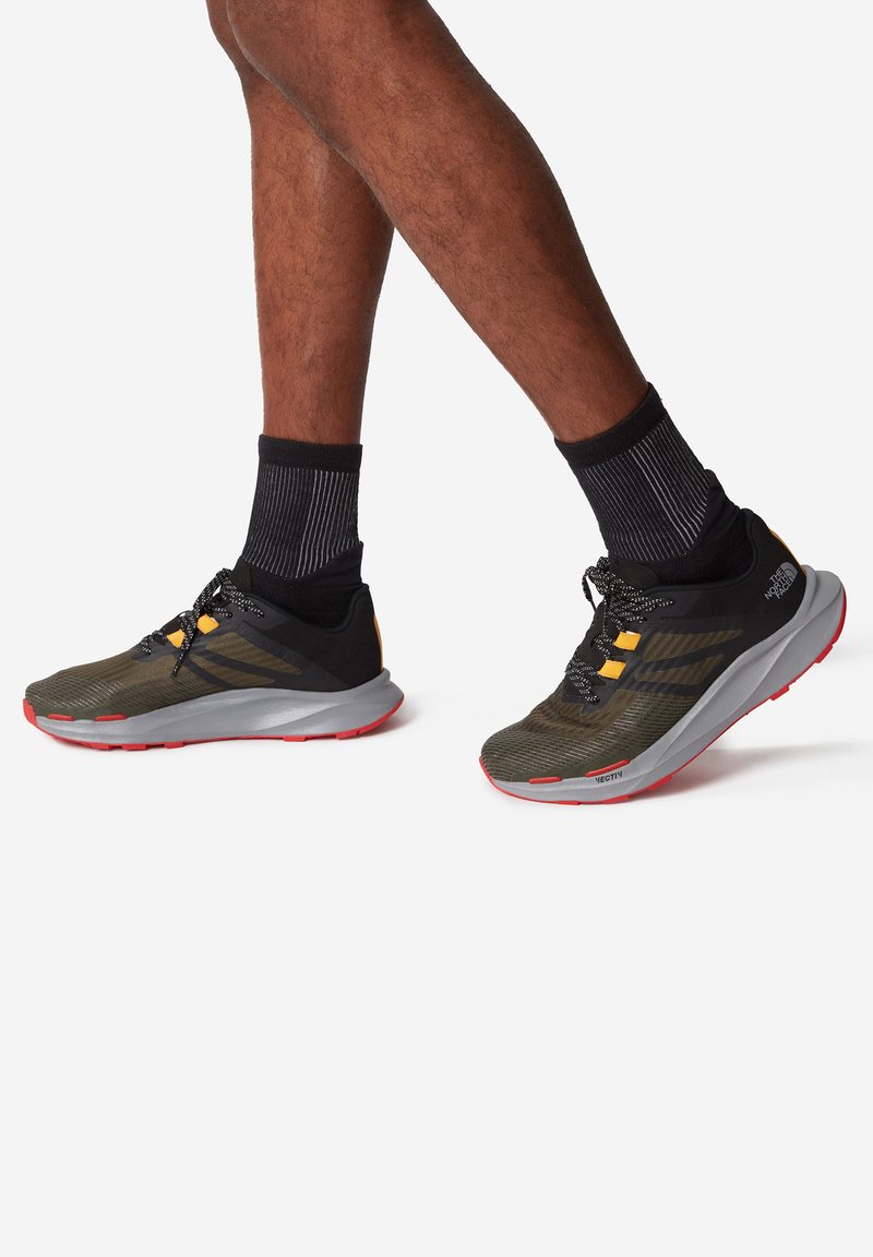 The North Face M VECTIV EMINUS - Zapatillas - dark green/verde - Zalando.es
