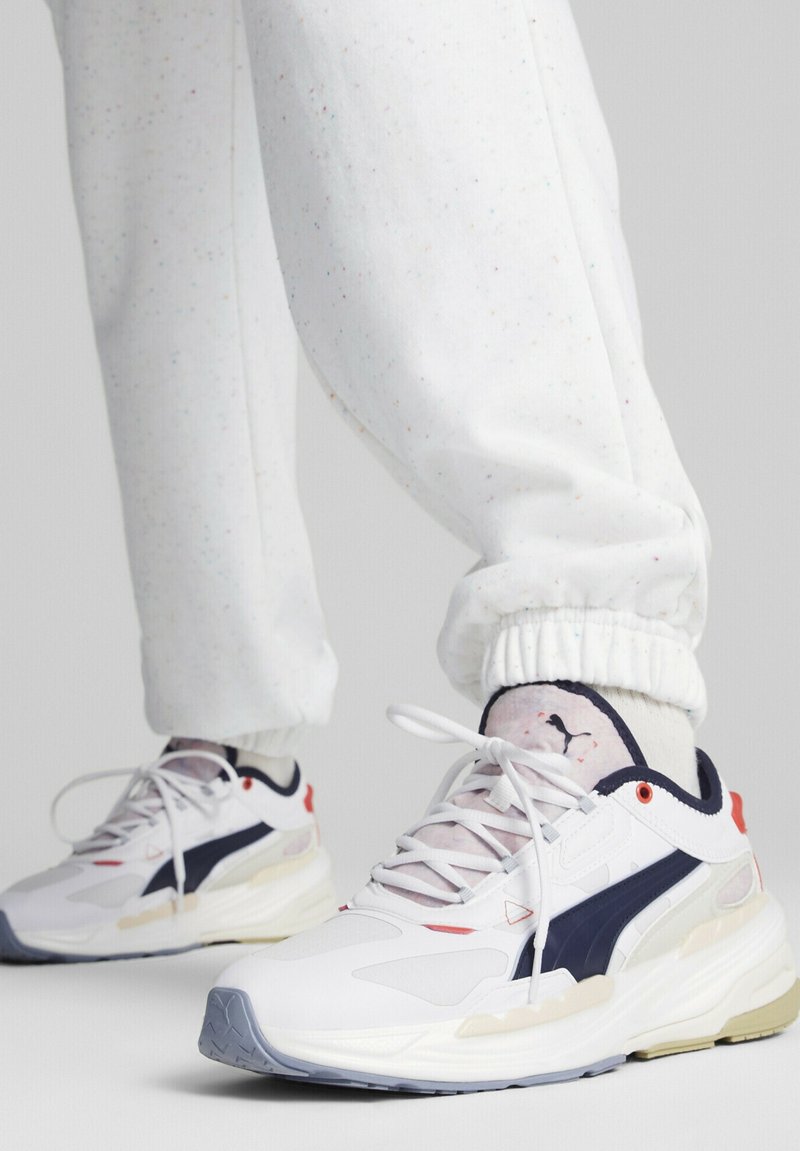 Puma EXTENT NITRO RE:COLLECTION - Sneaker low - white/pristine/weiß ...