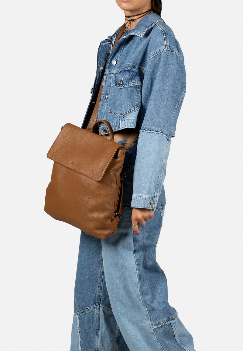 Burkely LUSH LUCY CROSSOVER - Rucksack - cognac - Zalando.de