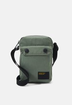 Carhartt WIP HASTE SHOULDER BAG UNISEX - Taška cez plece - park/zelená ...
