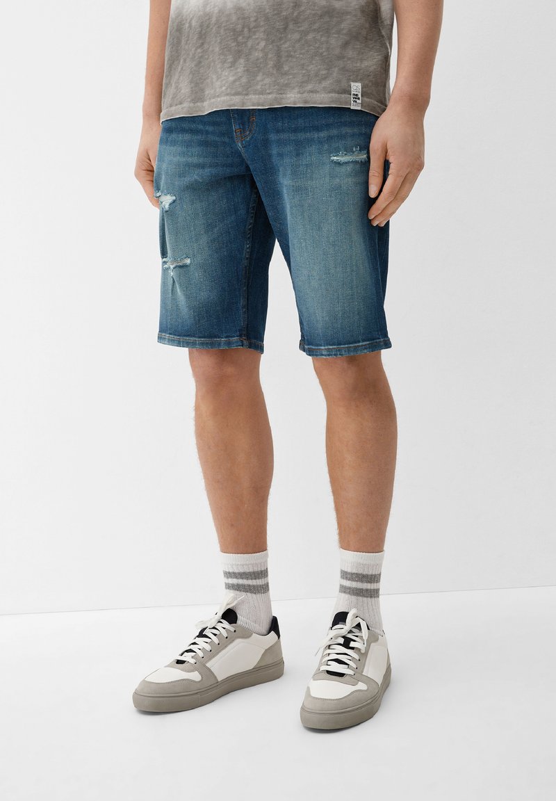 QS by s.Oliver IM USED LOOK - Jeans Shorts - ozeanblau/raw denim ...