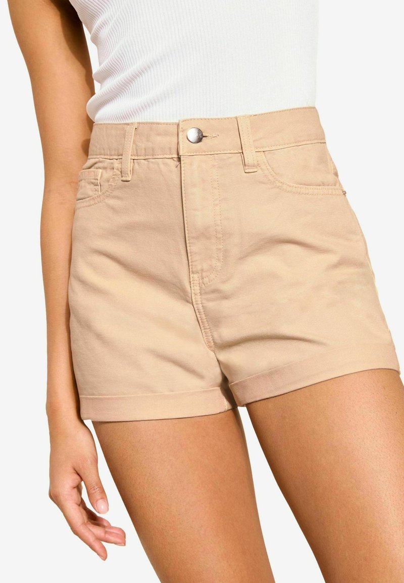 Friends Like These SUMMER BOYFRIEND REGULAR FIT - Denim shorts - beige ...