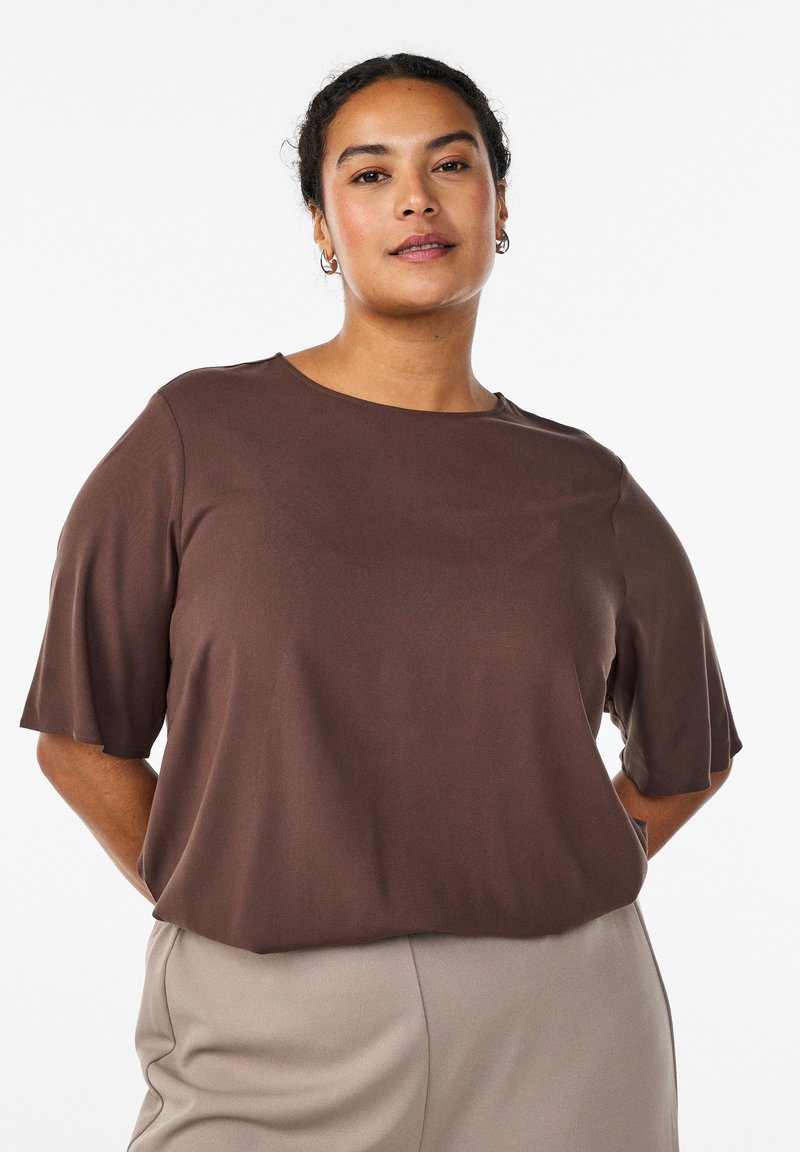 Zizzi FLASH MIT KURZEN ÄRMELN UND RUNDHALSAUSSCHNITT - Blouse - seal ...