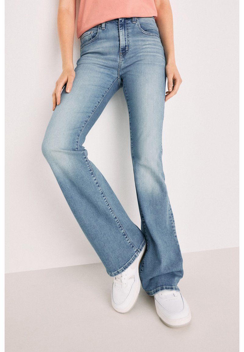 Levi's® 726™ HIGH RISE FLARE - Flared Jeans - blue wave light/light ...