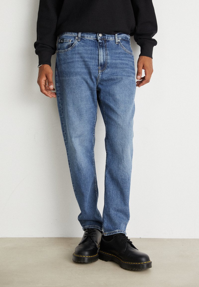 Calvin Klein Jeans DAD JEAN - Jeansy Relaxed Fit/ciemnoniebieski ...