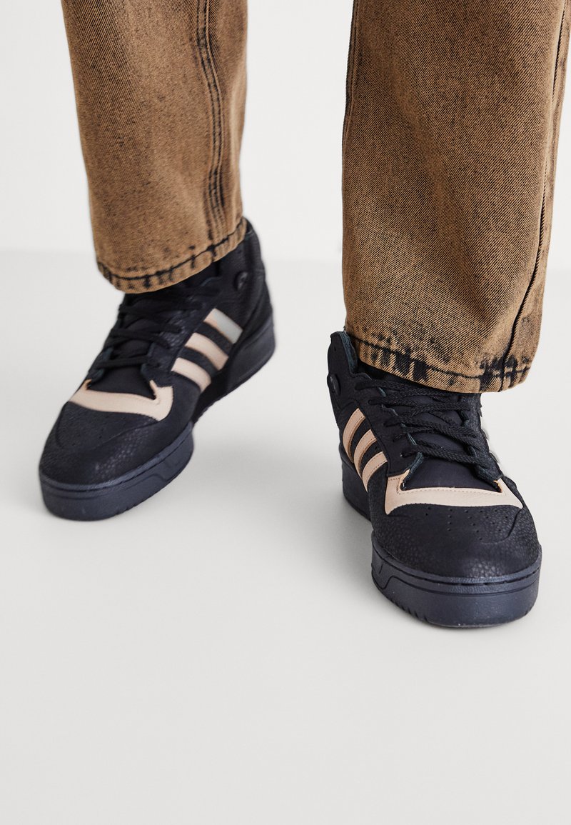 adidas Originals RIVALRY MID UNISEX - High-top trainers - core black ...