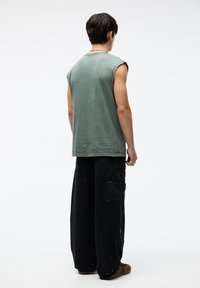 PULL&BEAR WASHED - TANK - Top - green/grün - Zalando.ch
