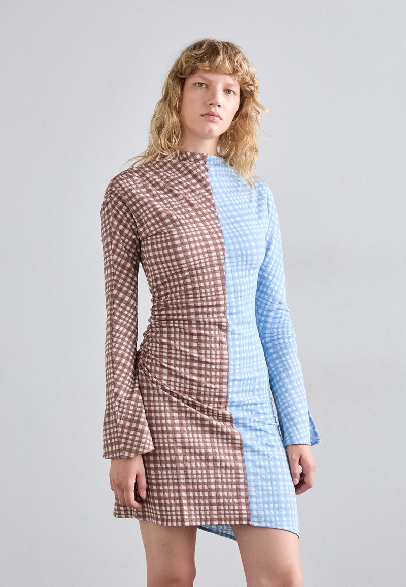 Stine Goya FELINE CHECKERED - Jumper dress - brown - Zalando