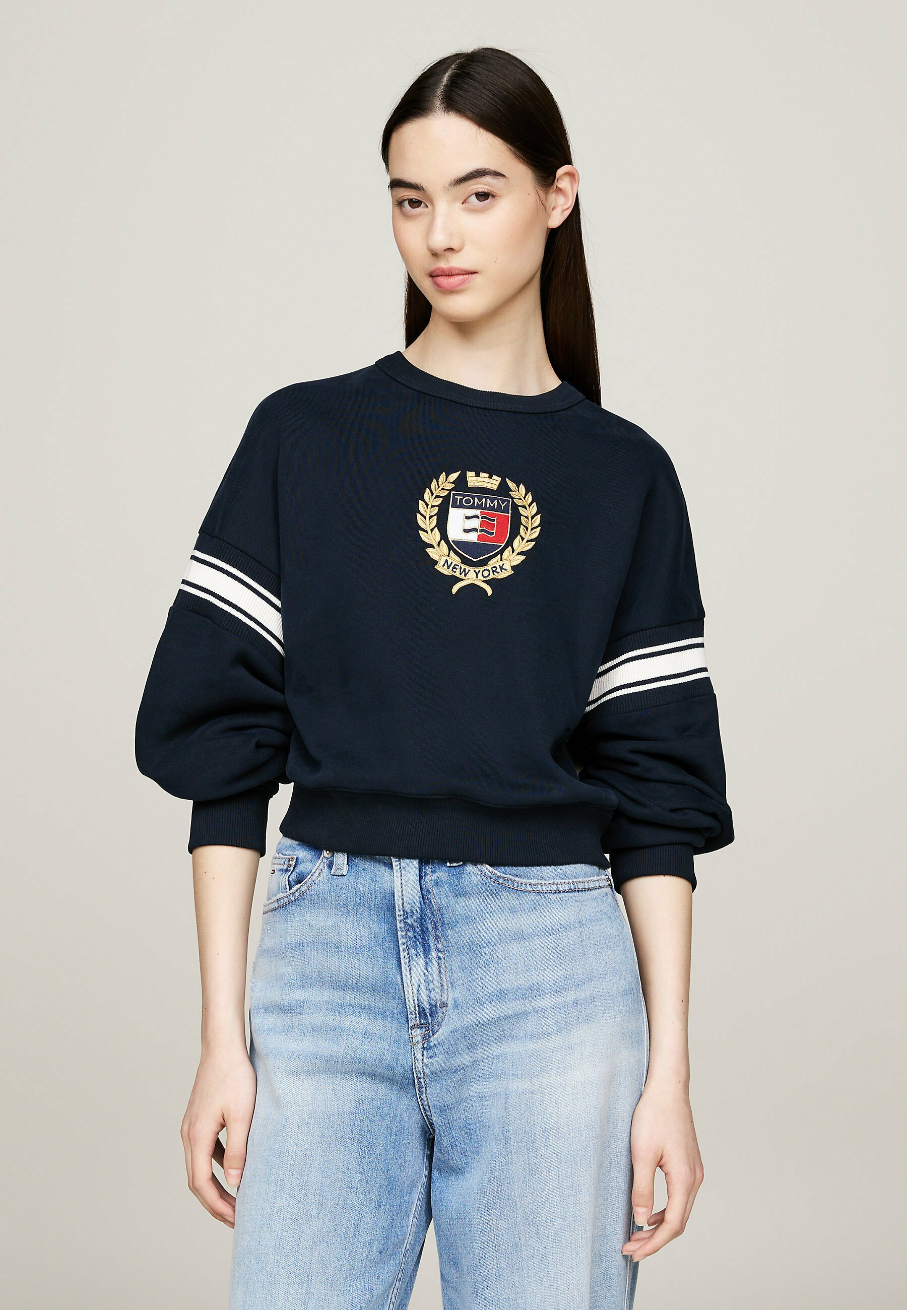 Tommy Jeans CREST CREW Sweatshirt dark night dunkelblau Zalando