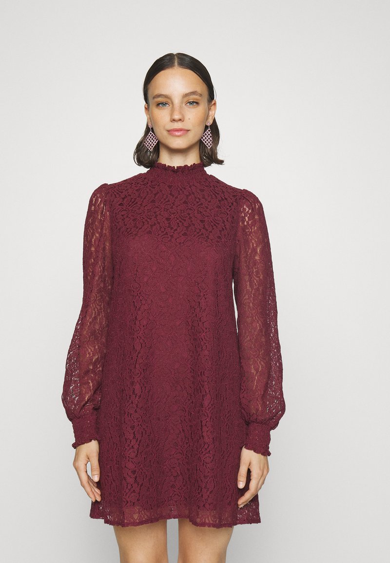 ONLY Petite ONLARINA HIGH NECK DRESS - Freizeitkleid - port royale/bordeaux - Zalando.ch