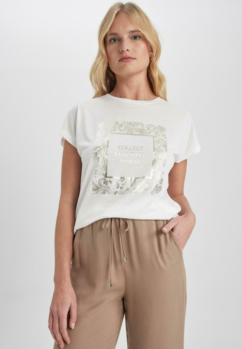 Defacto Batwing T Shirt Print Ecru Beige Zalando De