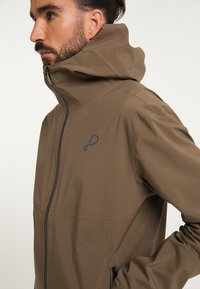 PYUA EVERSHELL LT - Regenjacke / wasserabweisende Jacke - olivgrün/oliv ...