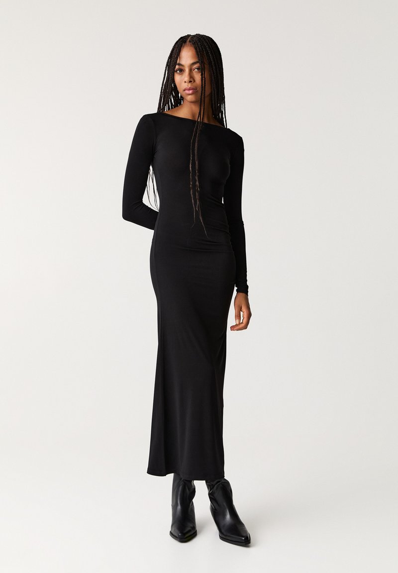 PULL&BEAR ASYMMETRIC OPEN BACK - Robe longue - black/noir - ZALANDO.FR