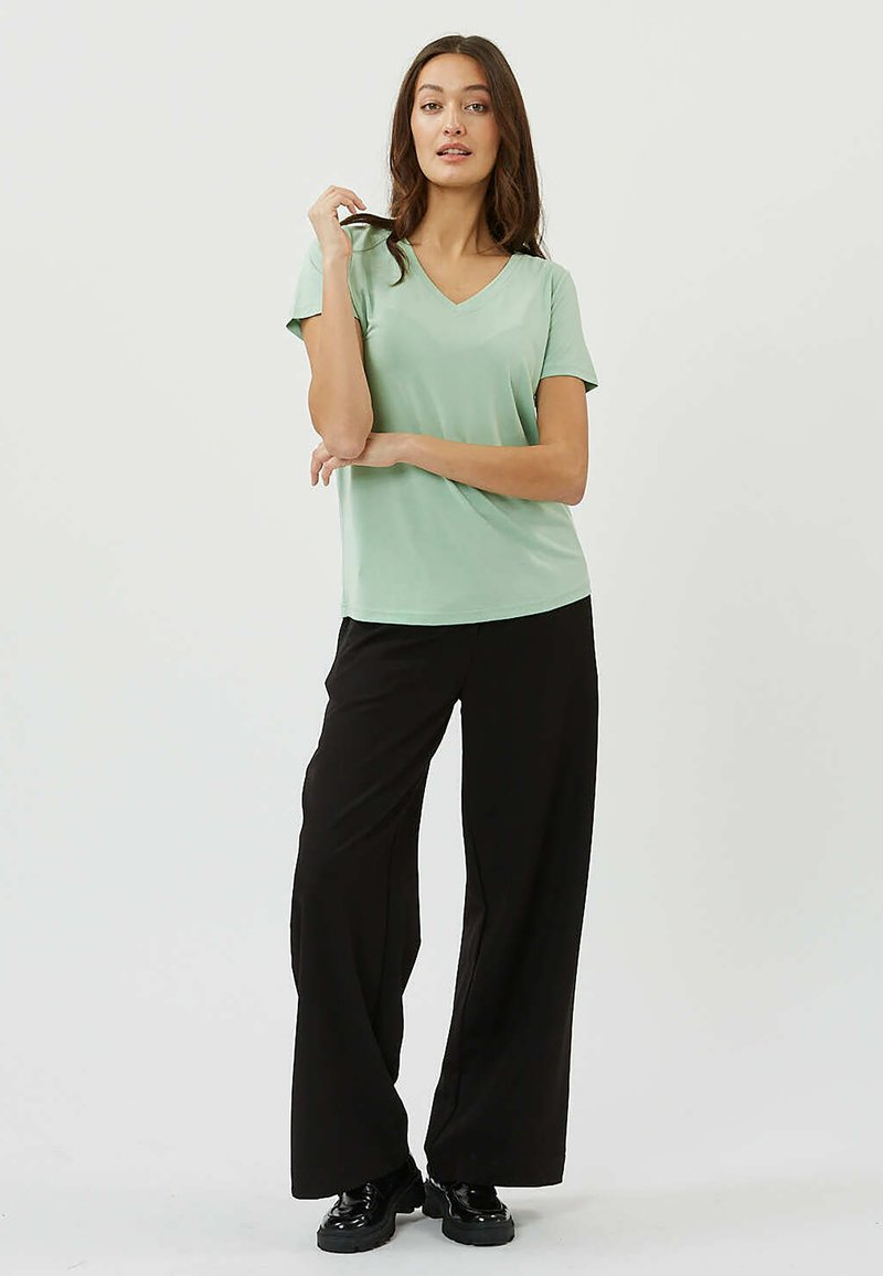 Minimum RYNIH 0281 - Jednoduché tričko - hemlock/mátová - Zalando.cz