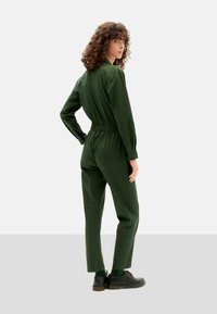 Thinking Mu HANNAH - Jumpsuit - bottle green/dunkelgrün - Zalando.de