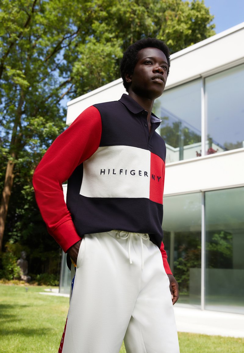 Tommy Hilfiger EXCLUSIVE HILFIGER TEAM RUGBY - Polo shirt - desert sky ...