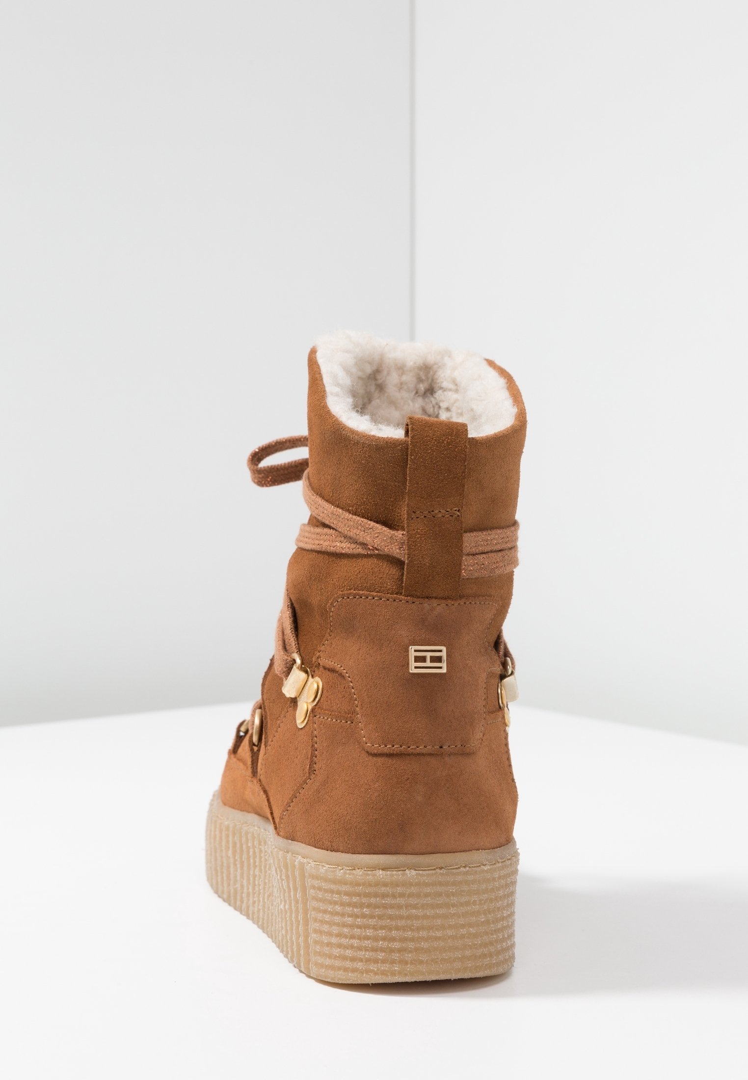 Tommy hilfiger cozy boots store