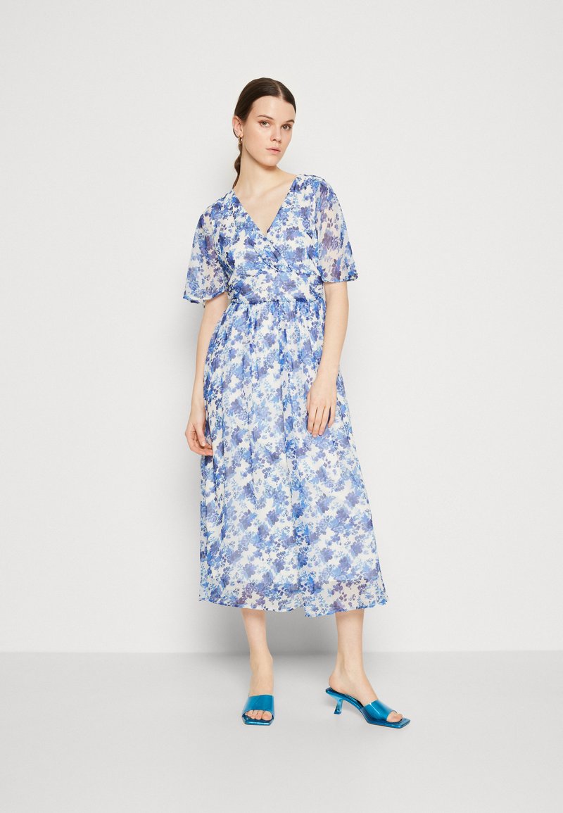 Vero Moda VMMIA S/S 7/8 EXP - Vestido de cóctel - dazzling blue/azul ...