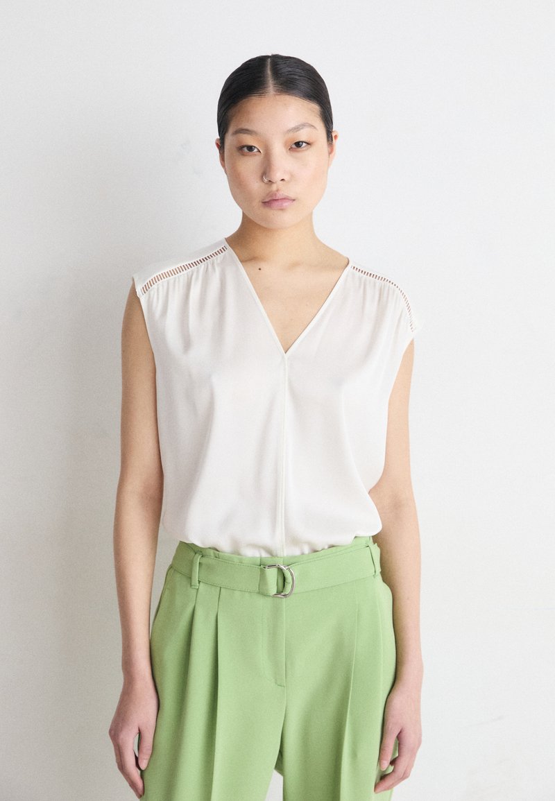 BOSS BINADI - Triko s potiskem - open white/bílá - Zalando.cz
