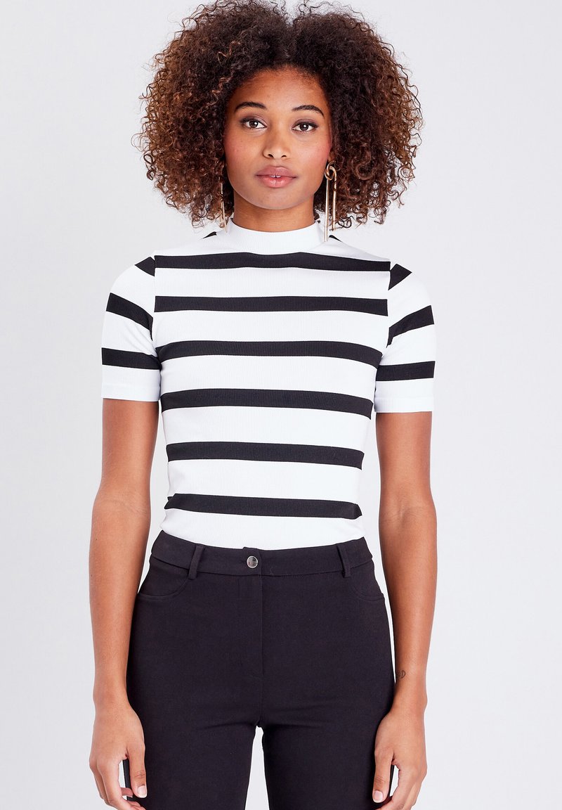 Cache Cache MIT KURZEN ÄRMEN - Camiseta estampada - noir/negro - Zalando.es