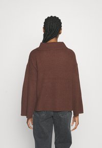 VILA Petite VIVIGGA ROLL NECK - Jersey de punto - shaved chocolate ...