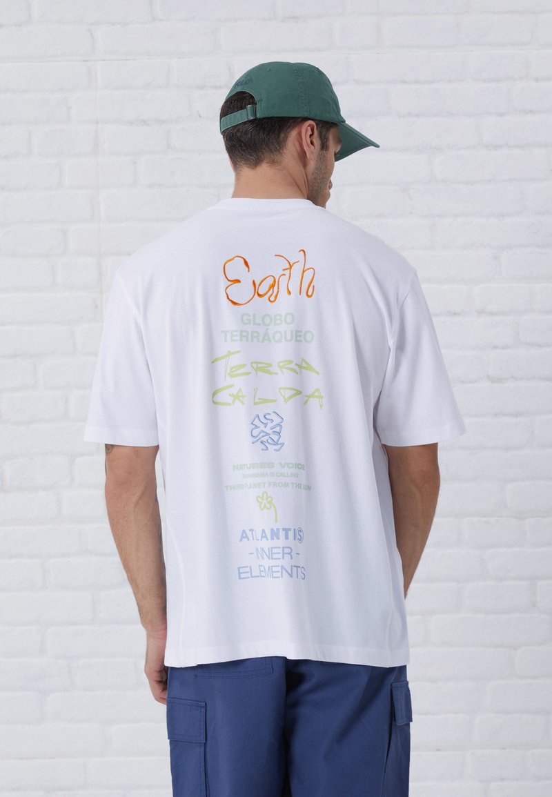 Pier One Print T-shirt - off-white - Zalando.ie