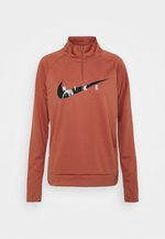 Nike Performance T-shirt till träning - metallic red/metallicröd - (Pre ...