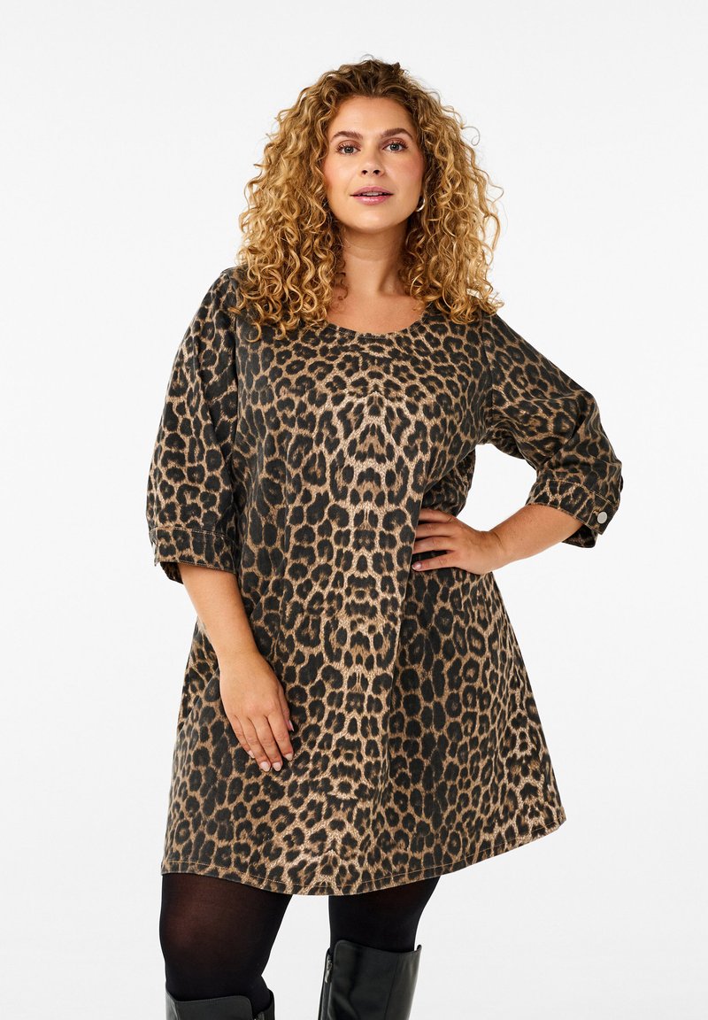 Zizzi Denim dress - leo aop/brown - Zalando.ie