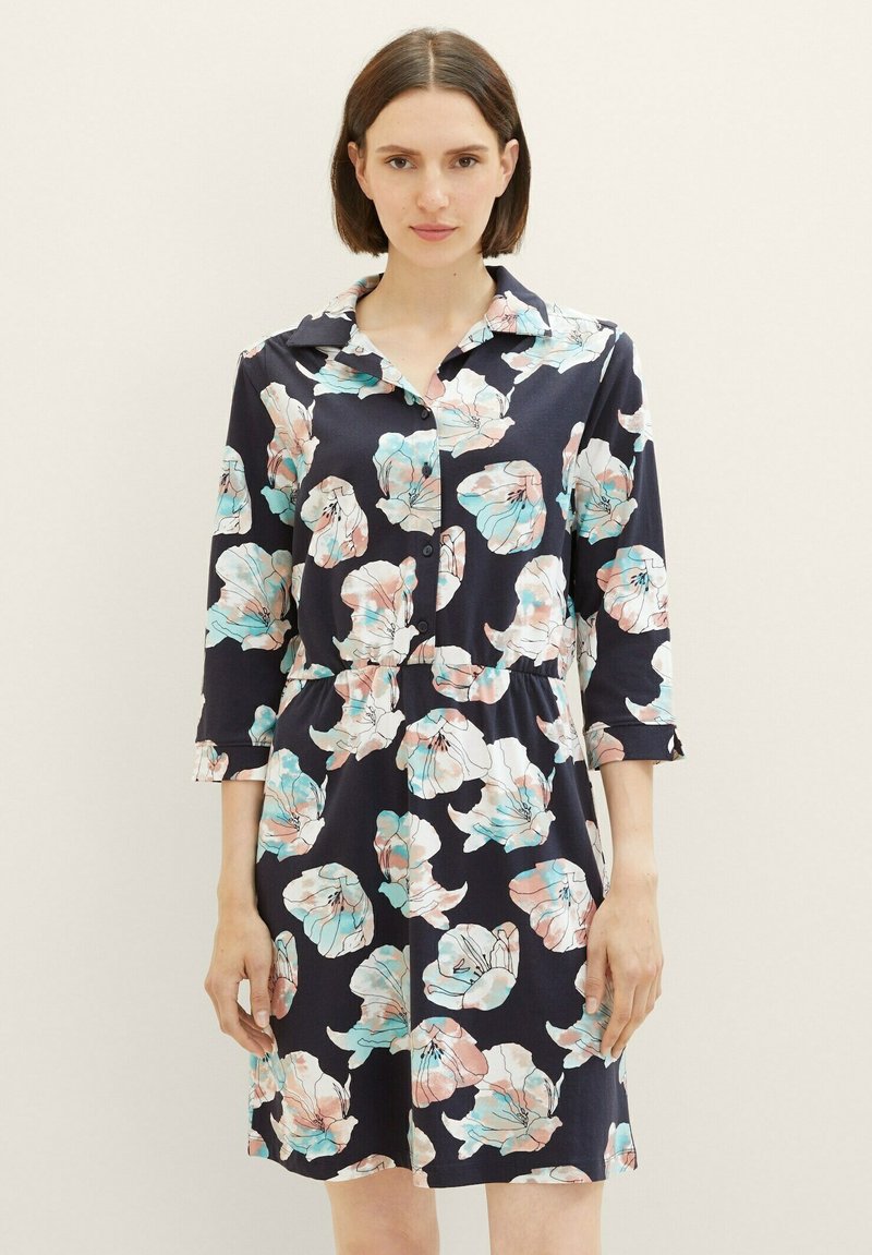 TOM TAILOR GEMUSTERTES - Jerseykleid - tie dye flower design/schwarz ...