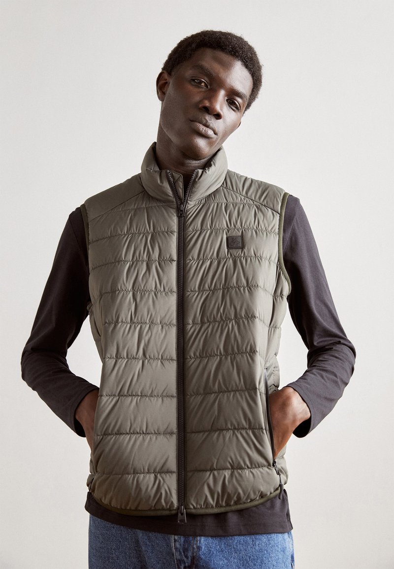 Marc O'Polo STAND UP COLLAR ZIP POCKETS ELASTIC BINDING - Smanicato ...