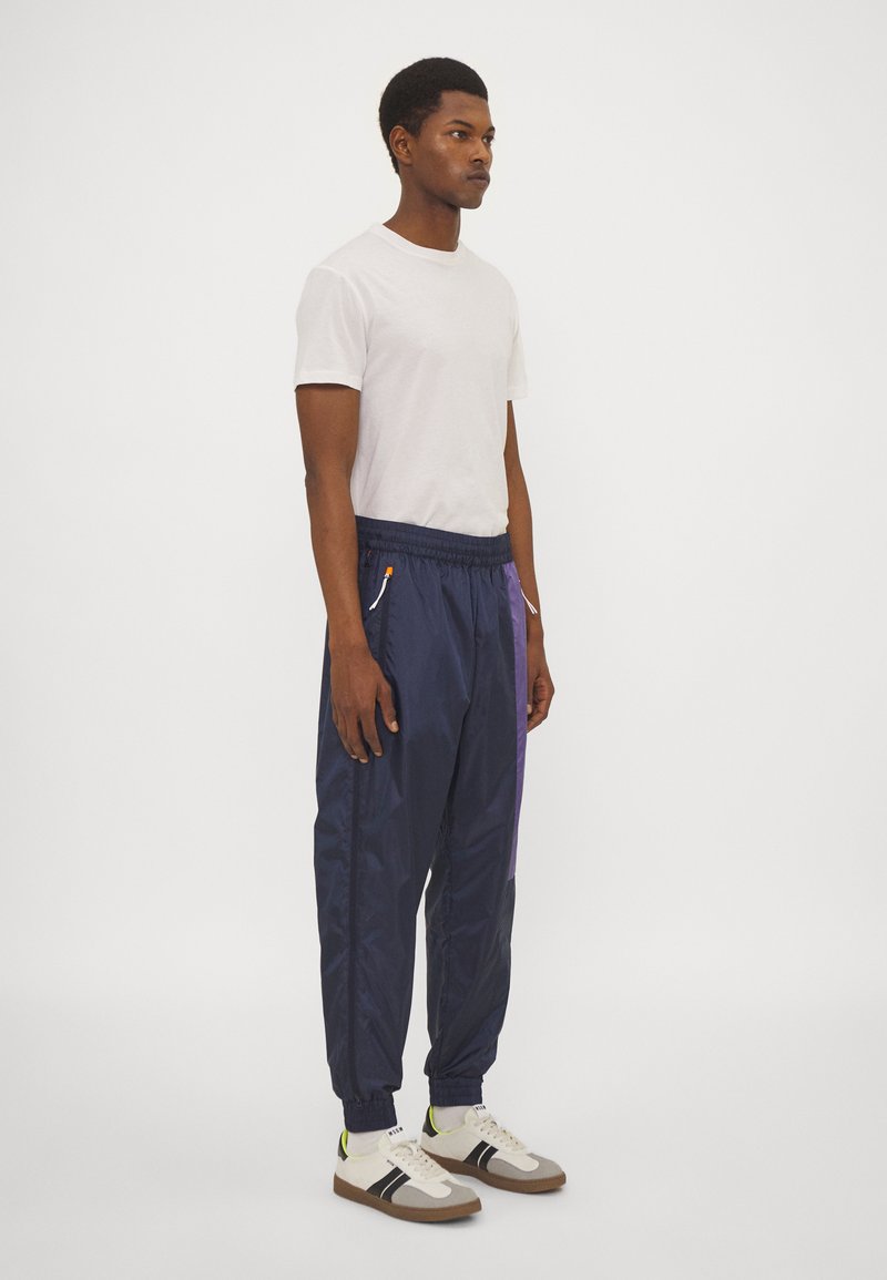 Ea7 Emporio Armani Trouser Jogginghose Blu Navy Dunkelblau Zalando De
