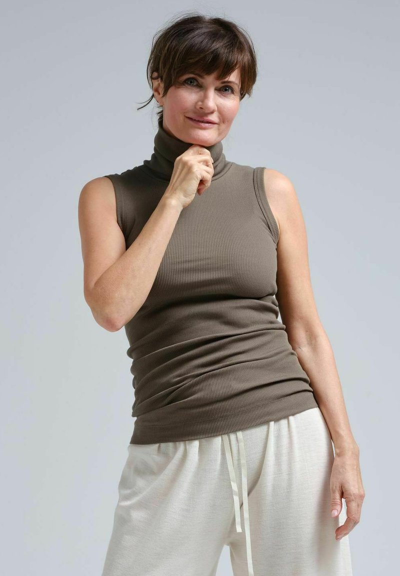 Seamless Basic FLEUR - Top - tea leaf/dunkelgrün - Zalando.at