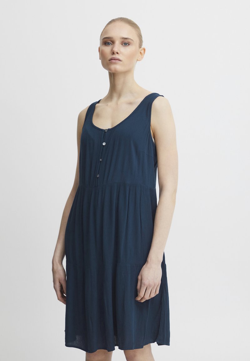 ICHI IHMARRAKECH SO DR12 - Freizeitkleid - total eclipse/dunkelblau - Zalando