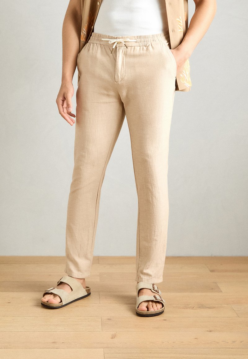 Scotch & Soda WARREN STRAIGHT FIT - Trousers - seastone/camel - Zalando ...