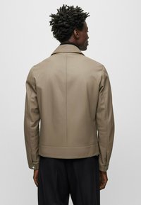 BOSS MAPSON - Skinnjacka - khaki seven/khaki - Zalando.se