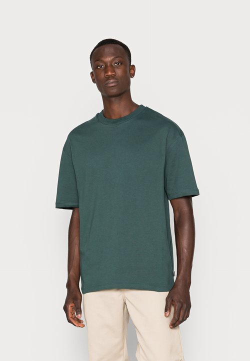 Buy clothing online | Trendy fashion for everyone | at ZALANDO