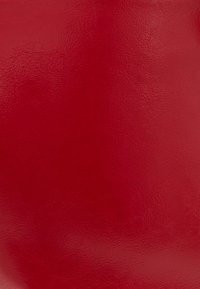 OXXO HIGH RISE PATENT - Shorts - equestrian red/rojo jaspeado - Zalando.es